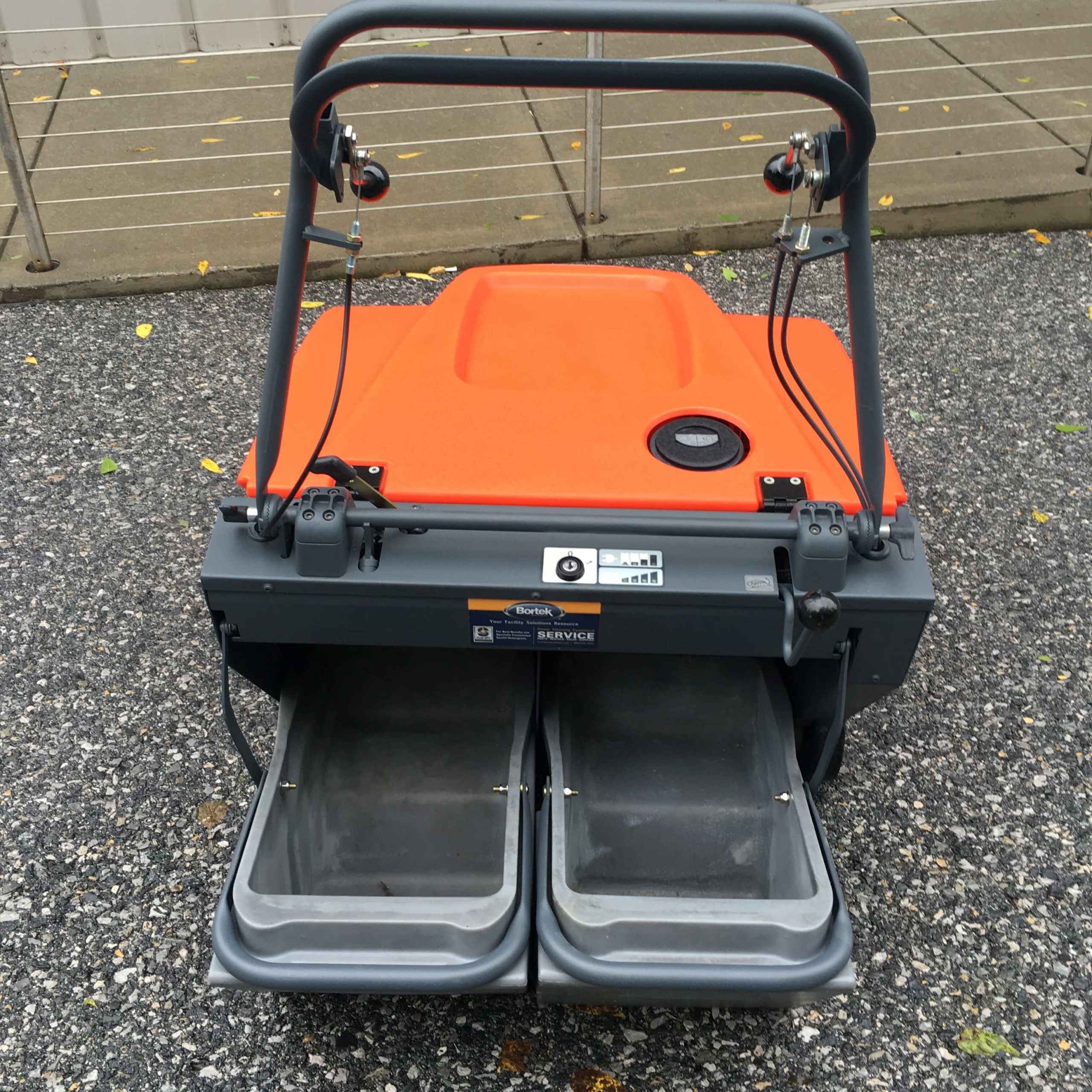 Powerboss Collector 34 Sweeper - Bortek PWX