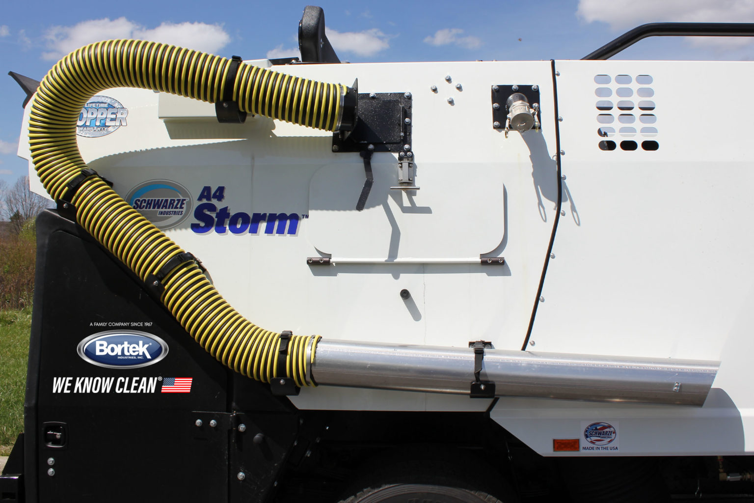 Schwarze A4 Storm Street Sweeper - Bortek PWX