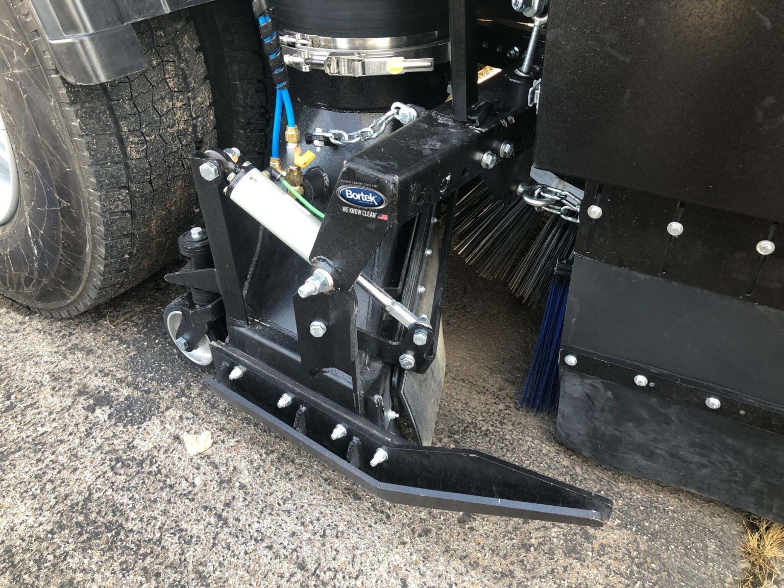 Schwarze HyperVac Street Sweeper - Bortek PWX