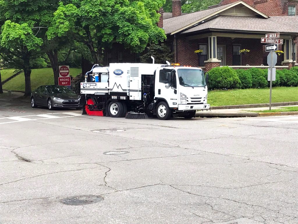 Schwarze M4 Cascade Street Sweeper - Bortek PWX