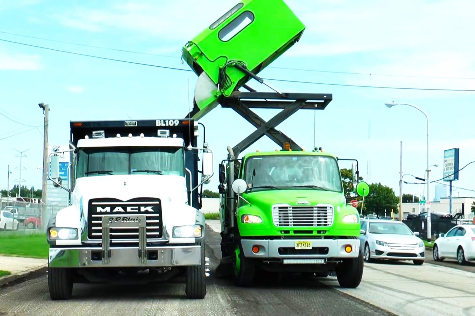 Schwarze M6 Avalanche Street Sweeper - Bortek PWX